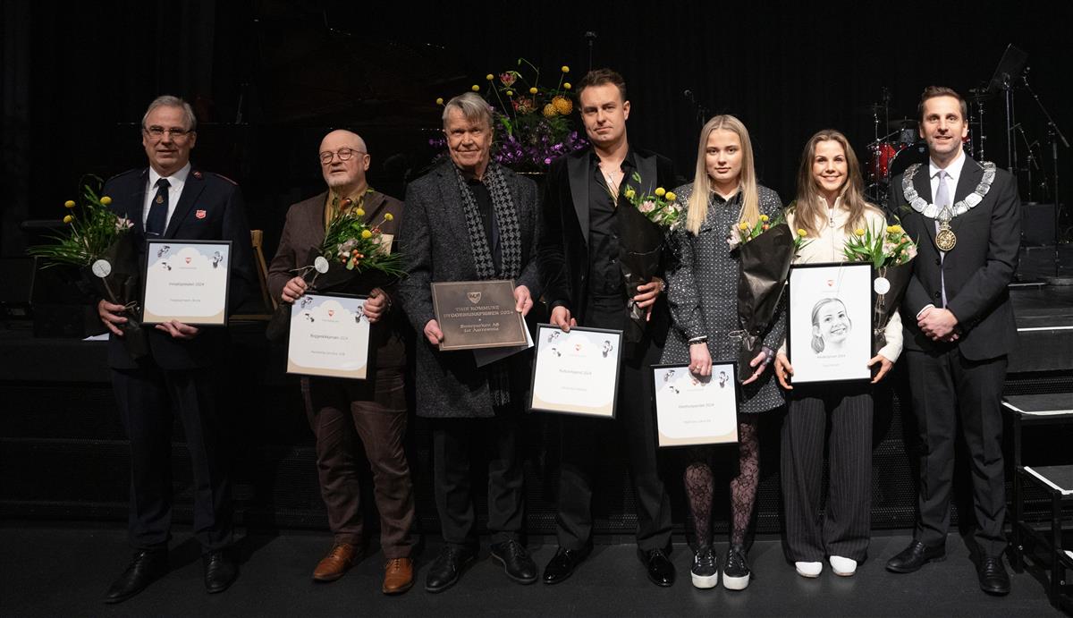 Heider og ære under nyttårsmottakinga - Hovedportal